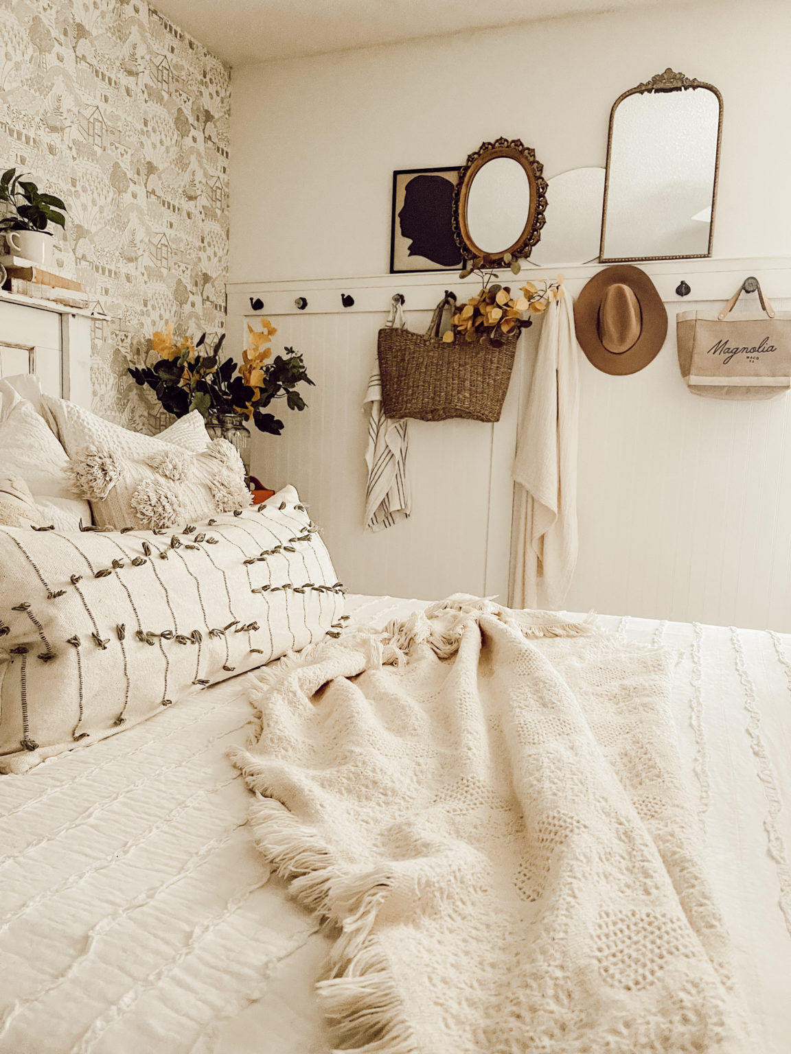 Cozy Fall Wall Decor - Itty Bitty Farmhouse