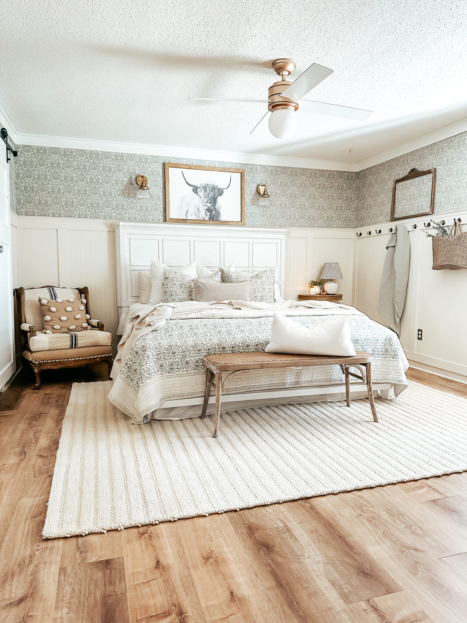 Bedroom Reno to Cozy Cottage Farmhouse - Itty Bitty Farmhouse