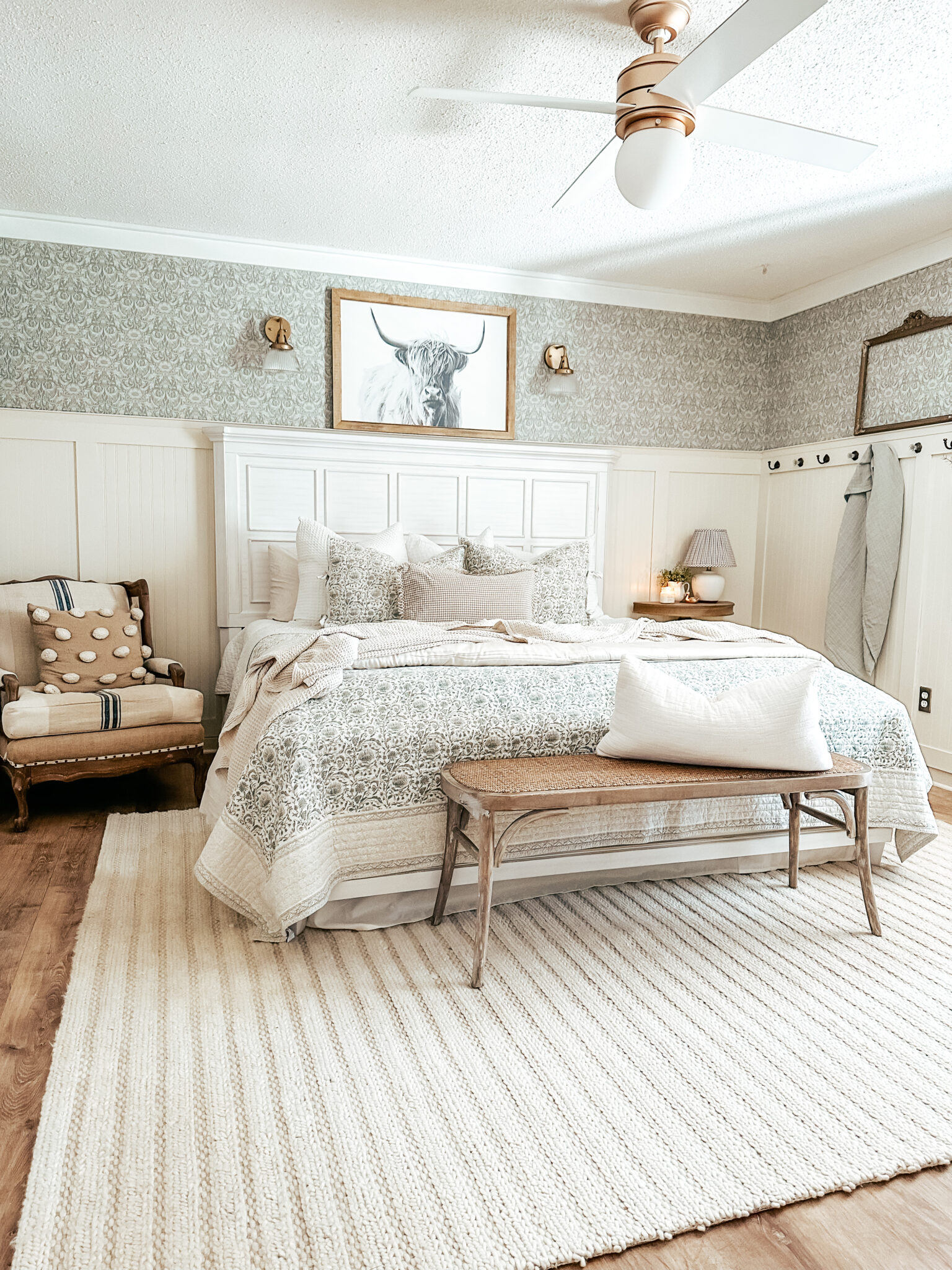 Bedroom Reno to Cozy Cottage Farmhouse - Itty Bitty Farmhouse