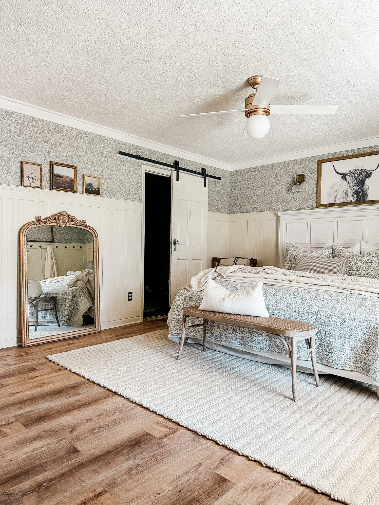 Bedroom Reno to Cozy Cottage Farmhouse - Itty Bitty Farmhouse