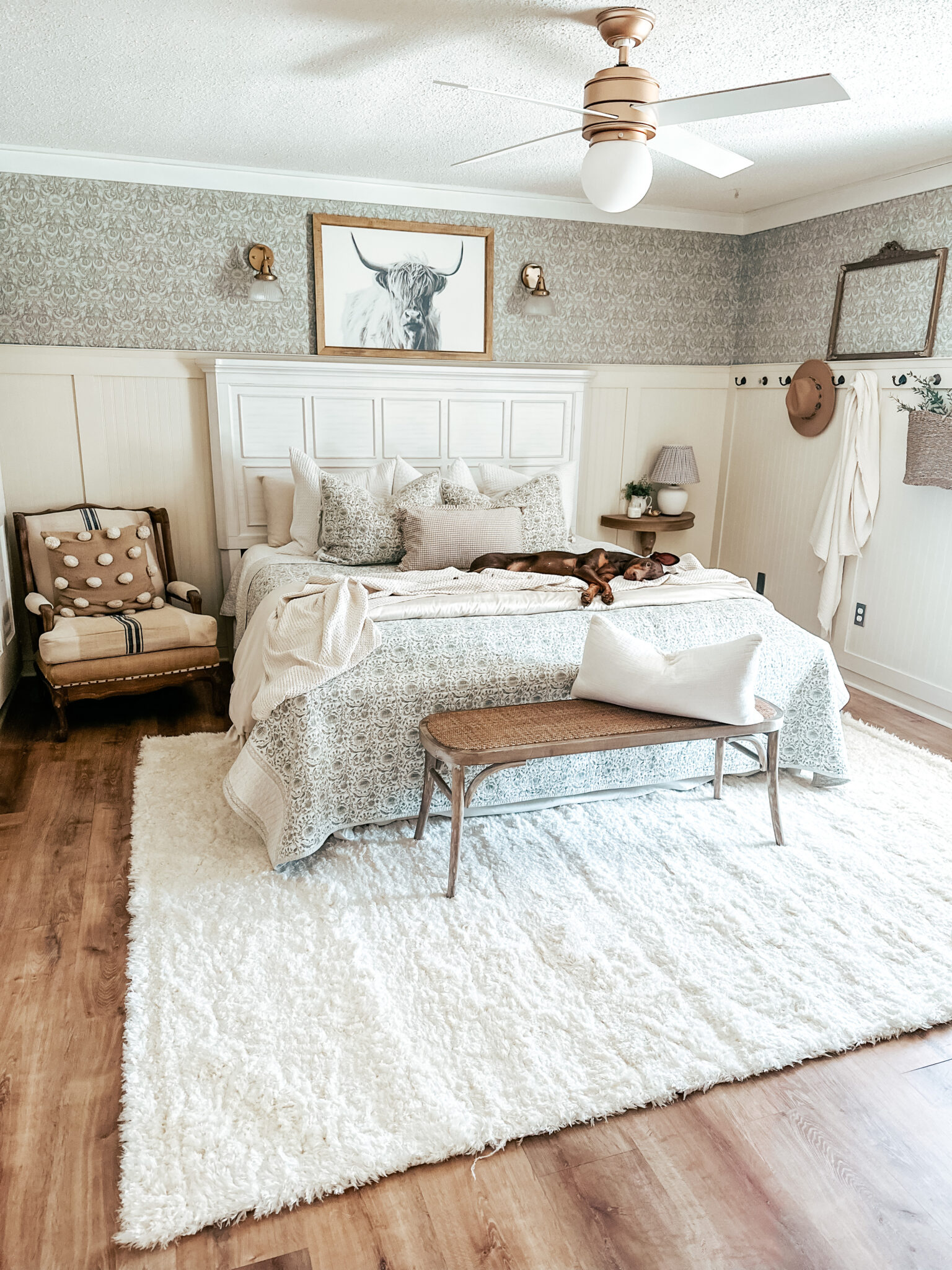 Cozy Spring Farmhouse Tour - Itty Bitty Farmhouse
