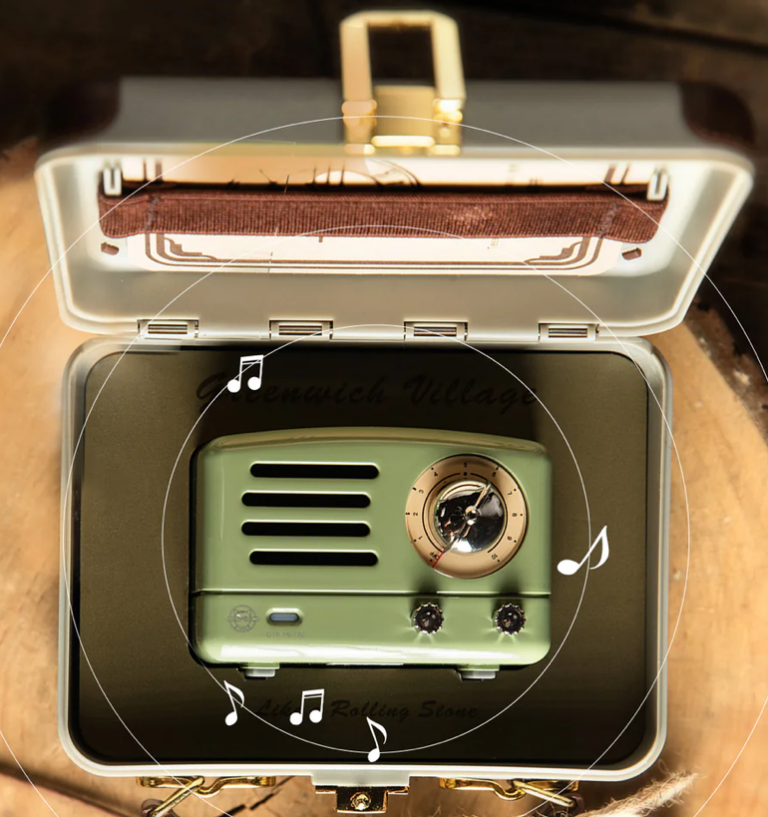 Muzen Retro Radio - Itty Bitty Farmhouse